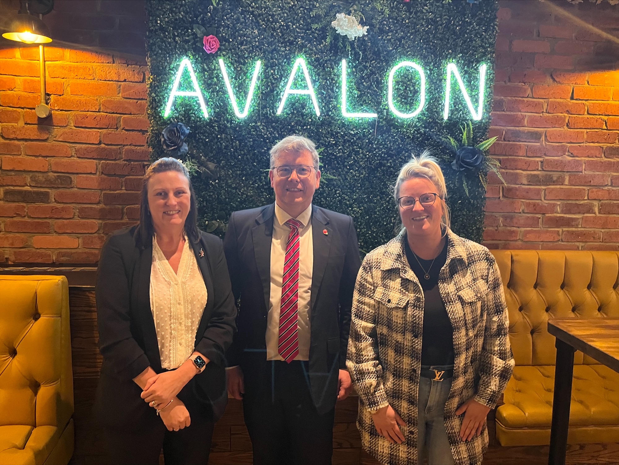 Local MP visits community pubs in Darlington - Admiral Taverns